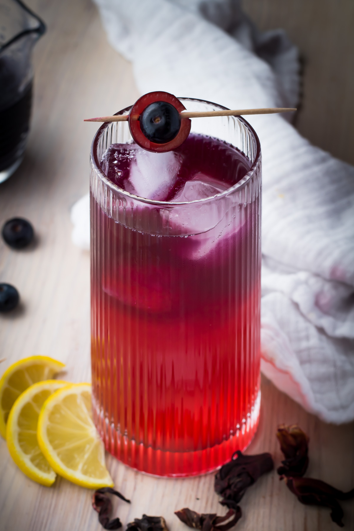 Easy Halloween Tea Mocktail (Color Changing Drink!)